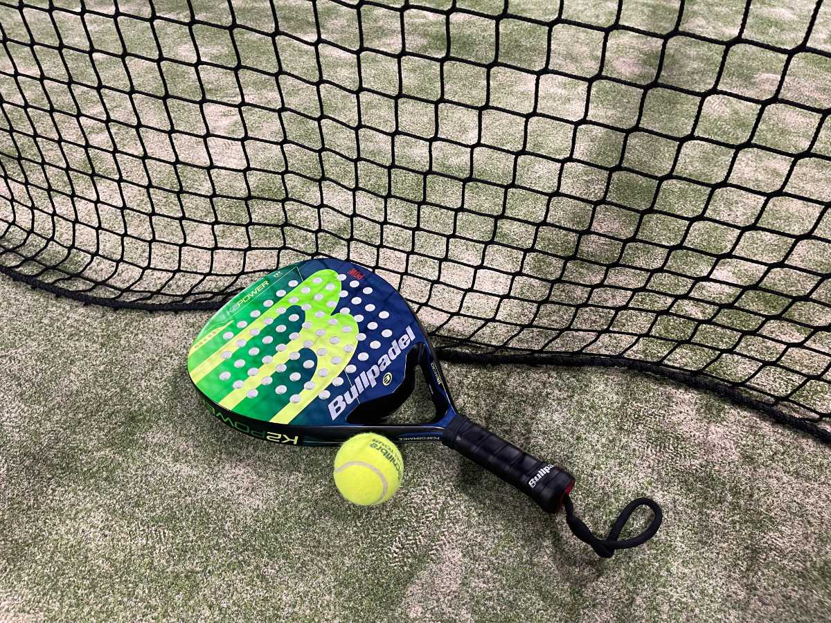 Padel-Tennis: Eine Einführung in den neuen Trend - Freizeitlich Padel-Tennis: Eine Einführung in den neuen Trend - Freizeitlich